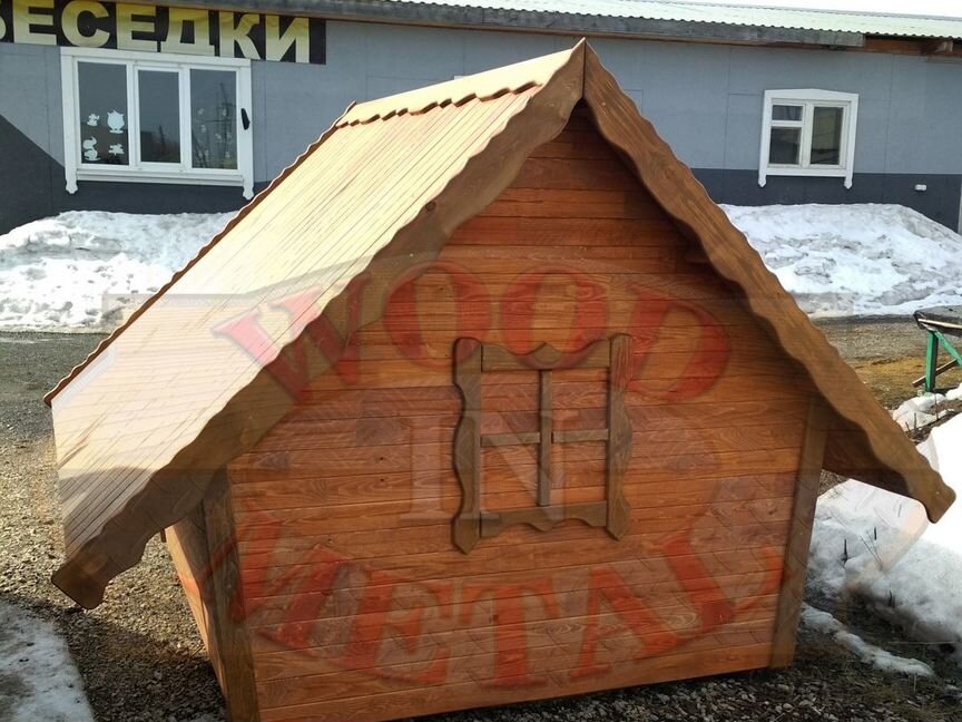 Домик для лебедей и уток