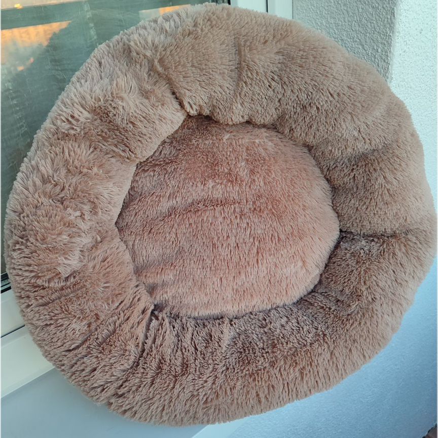 Лежанка для кошек новая