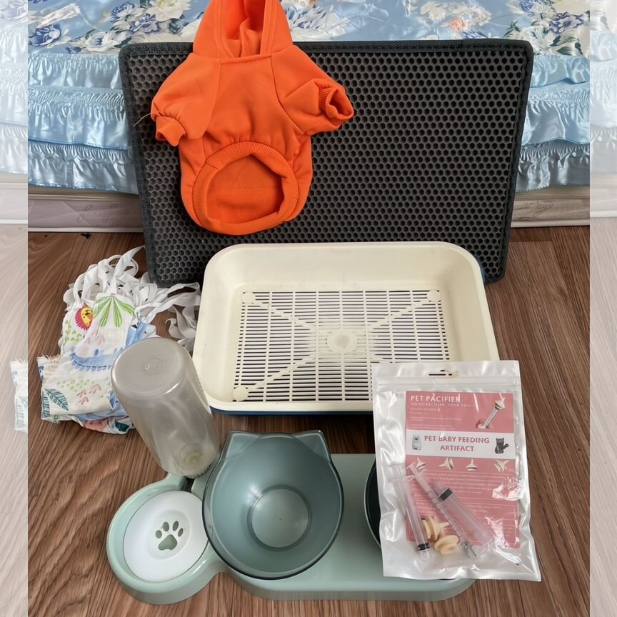 Лоток и миски для кошек