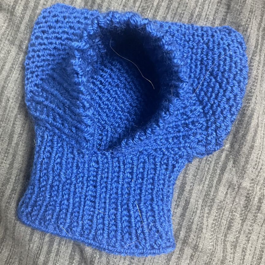 Шапочка для маленькой собачки