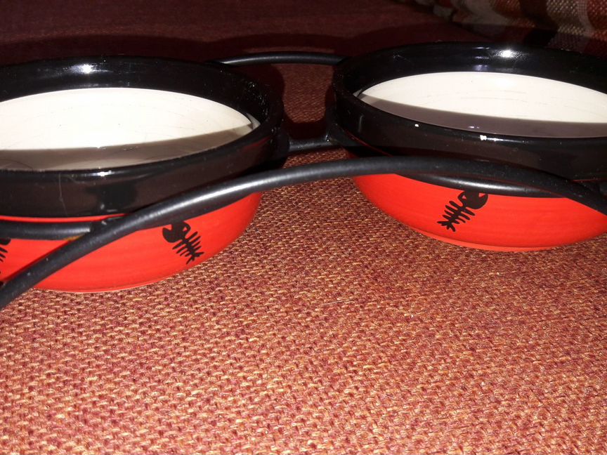 Миски на подставке для кошек и маленьких собачек