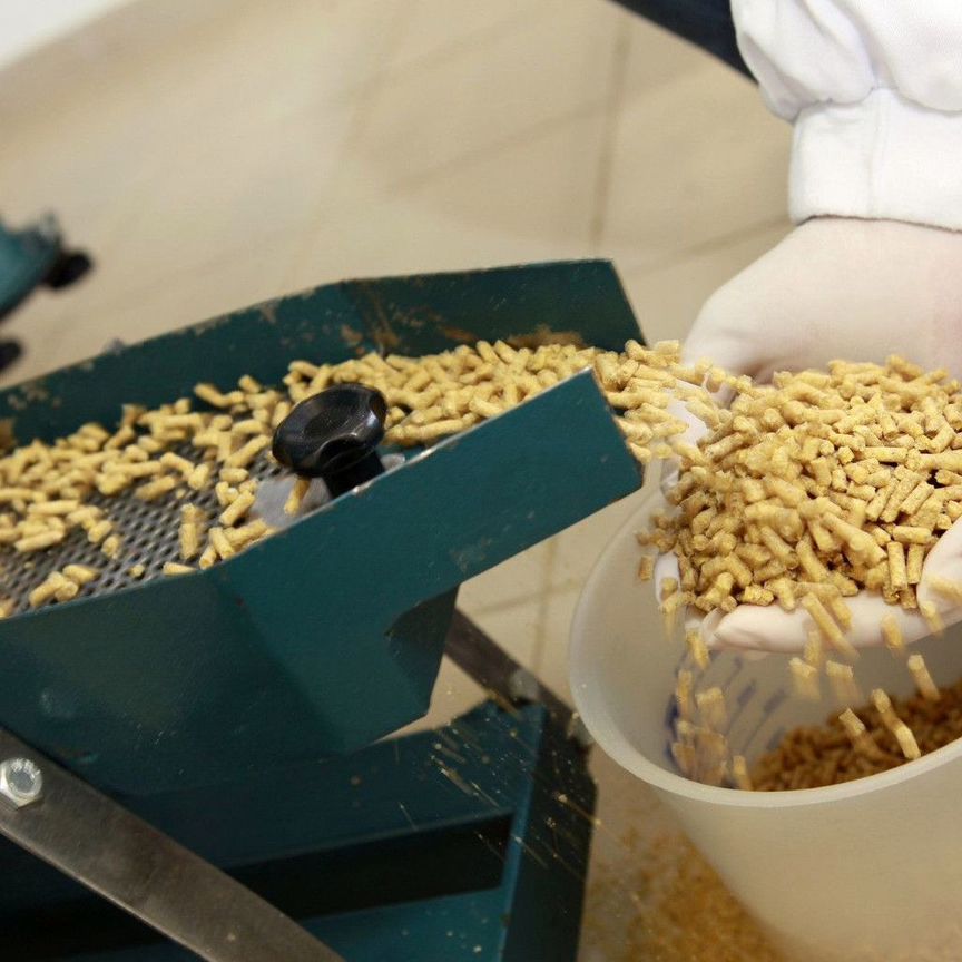 Комбикорма для крс, птиц и других животных опт