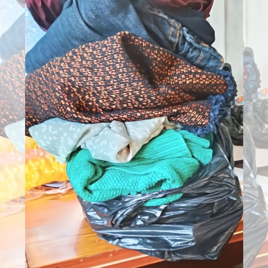 Продам пакет женских вещей размер s