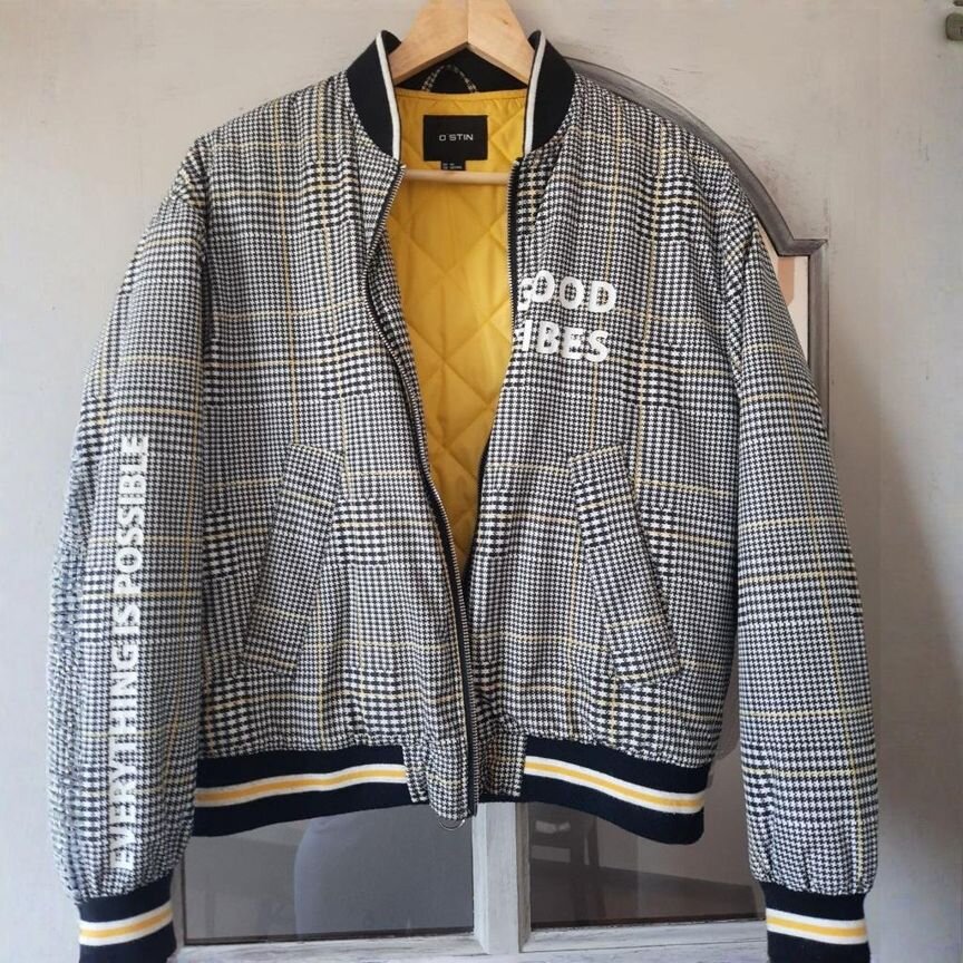 Бомбер женский