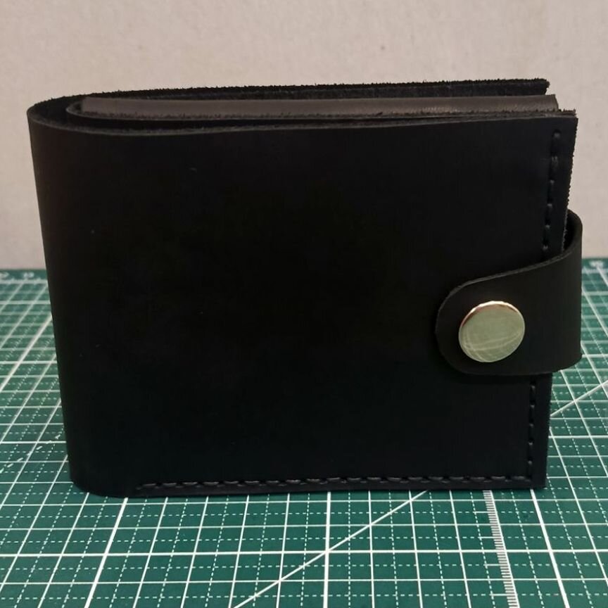 Кожаный кошелек