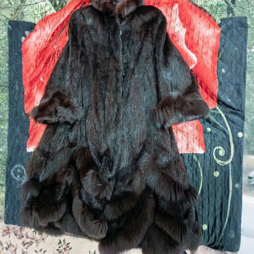 Шуба нутрия с капюшоном