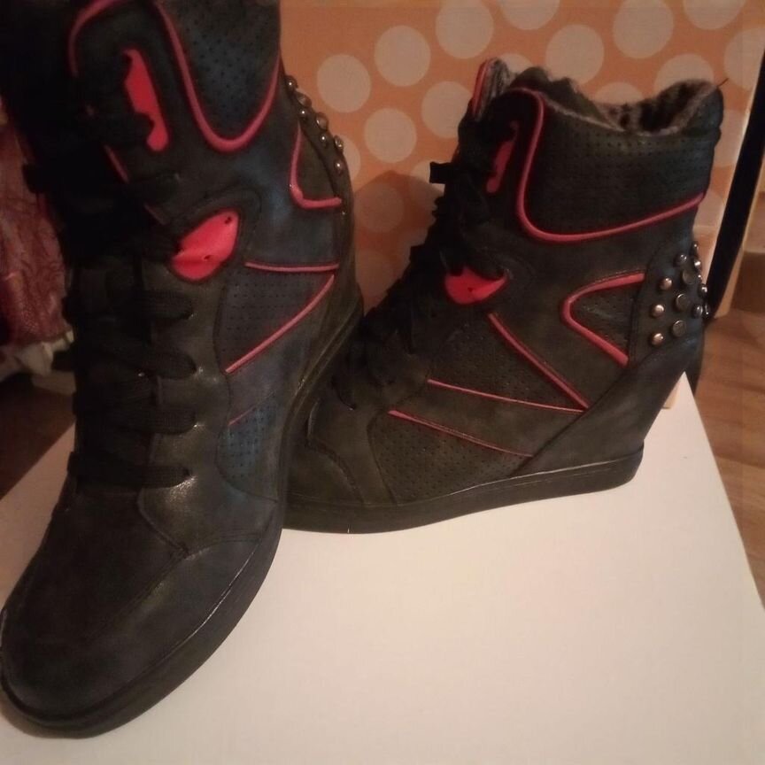 Новые сникеры на 39 й размер