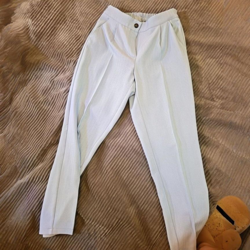 Брюки голубые 42р