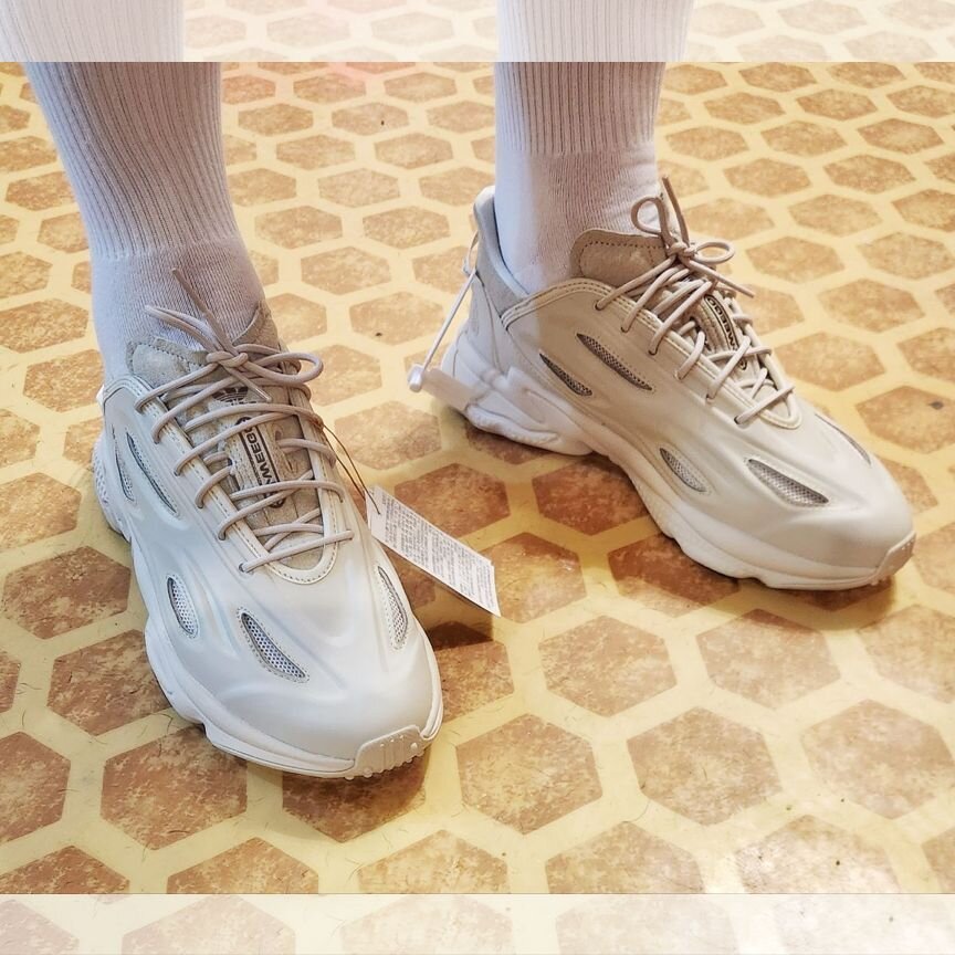 Кроссовки adidas ozweego celox bliss