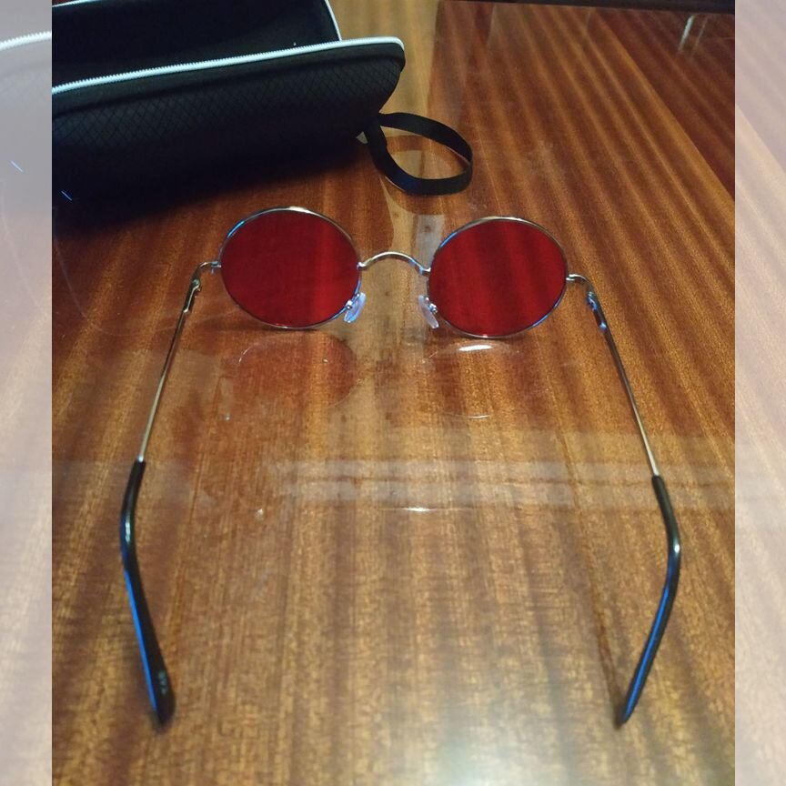 Очки солнцезащитные с красными стёклами